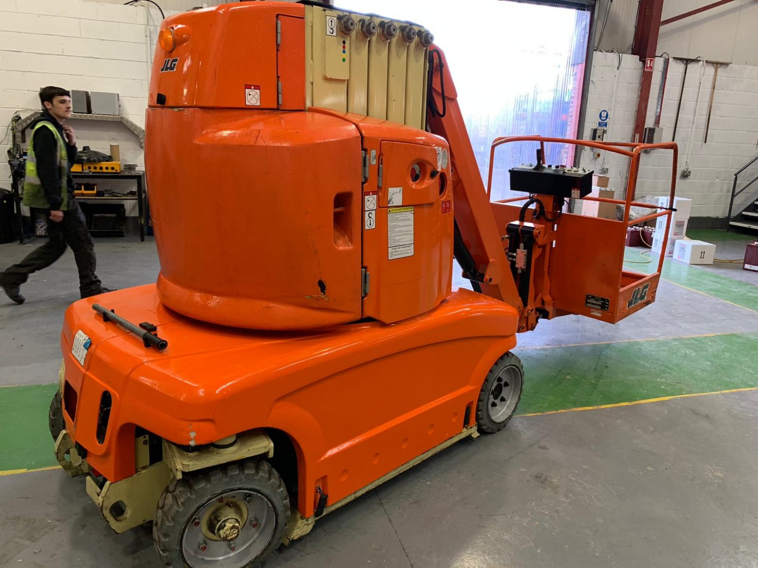 PRE-OWNED TOUCAN 1210 Self Propelled Vertical Mast Lift