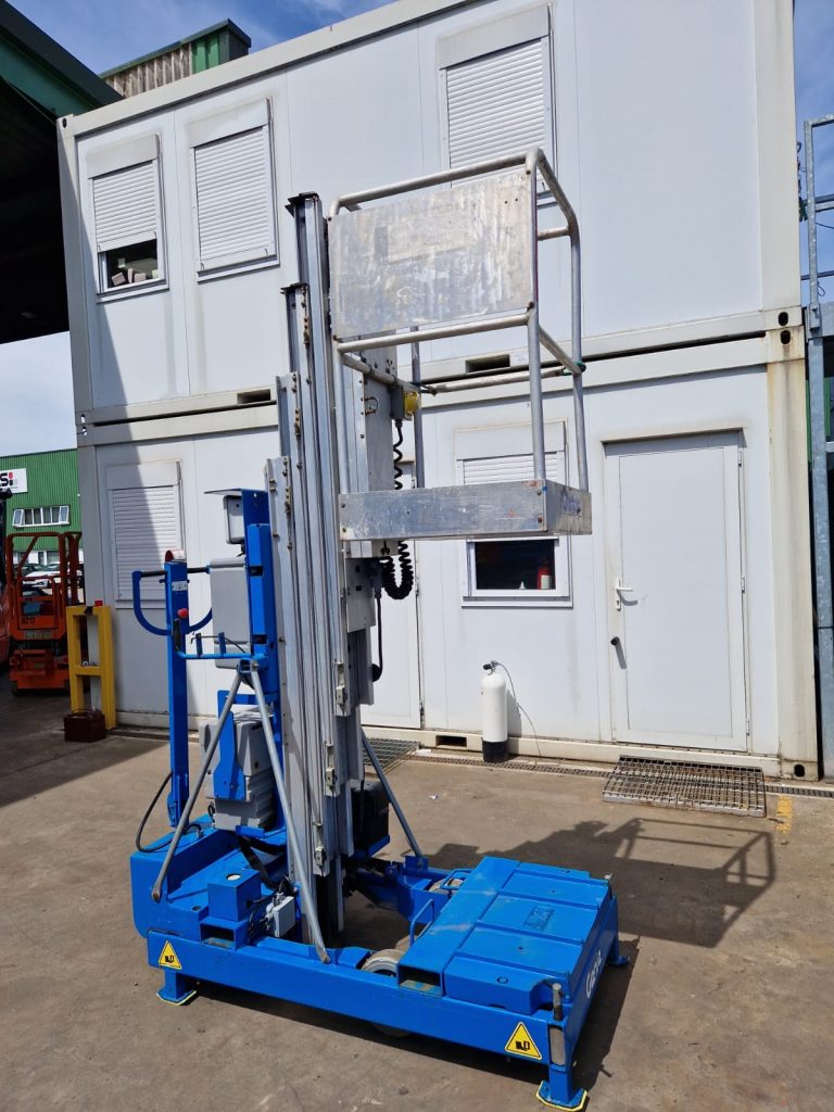 PRE-OWNED USED 2007 GENIE IWP 20 DC Self Propelled Lift